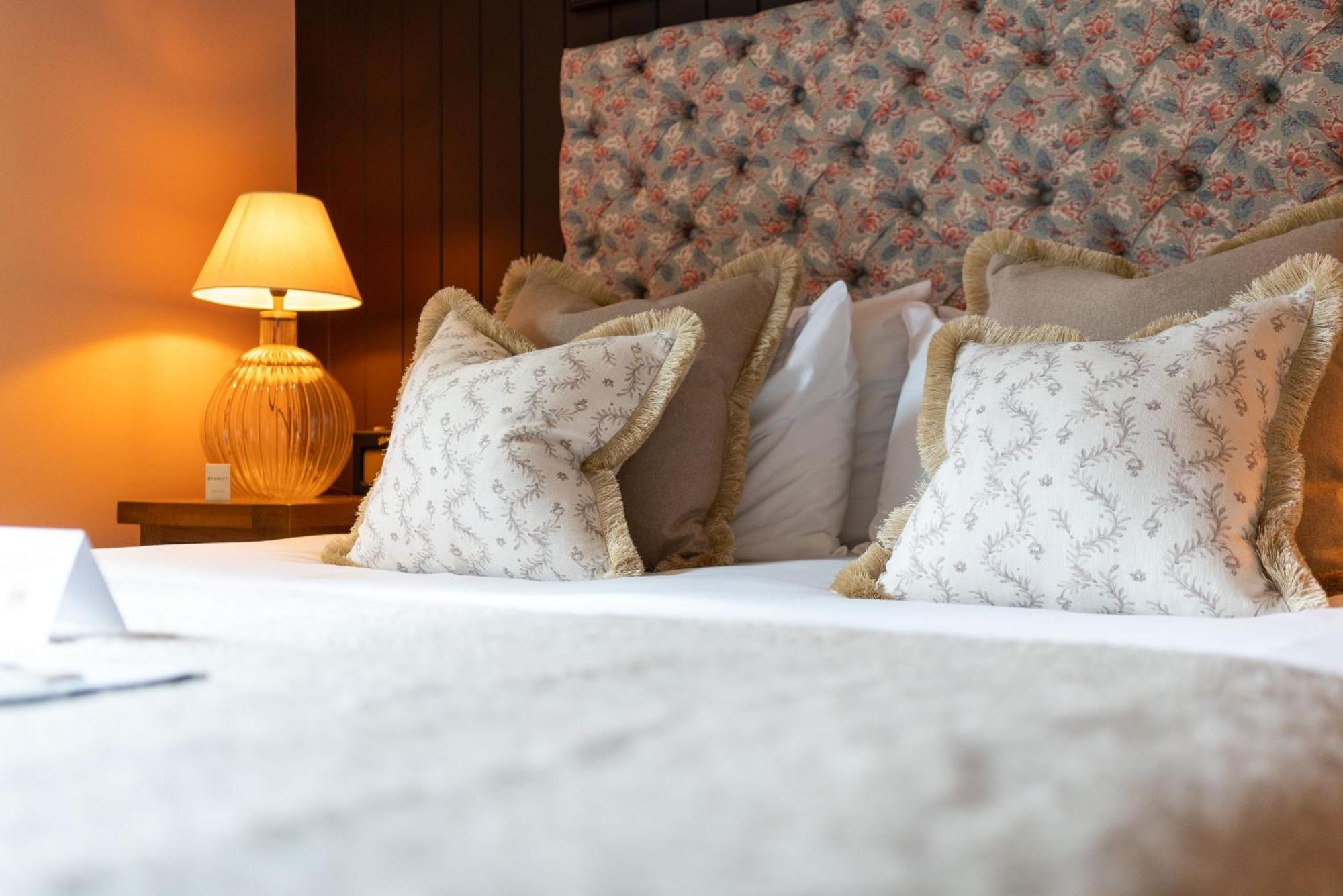 CROWN INN | ⋆⋆⋆⋆ | CHIPPING SODBURY, UNITED KINGDOM | SEASON DEALS FROM ...